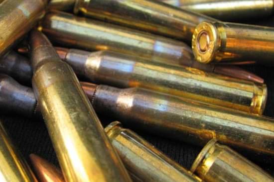 Messing ist eine Metall Legierung aus Kupfer und Zink